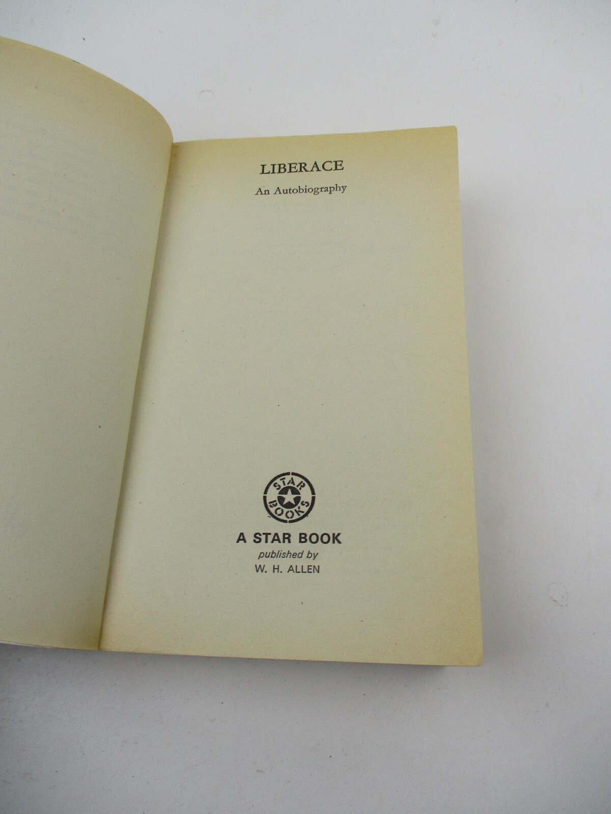 Liberance By Lee Liberace - Autobiography PB - Tracking (B214) | eBay UK