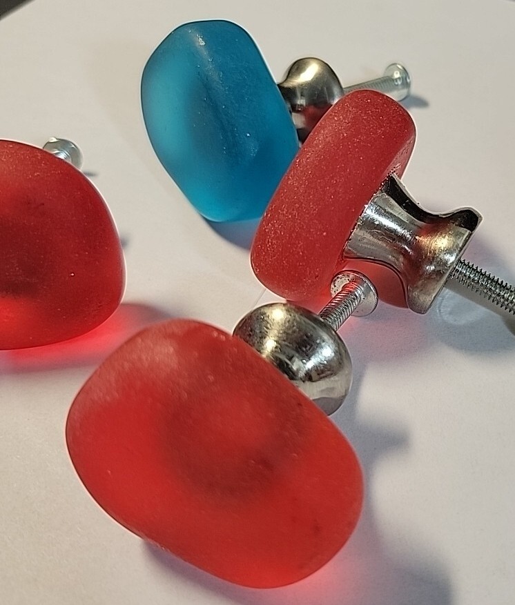 Beautiful 3 Red 1 Aqua Blue Beach Glass Drawer Pulls Knobs Furniture | eBay