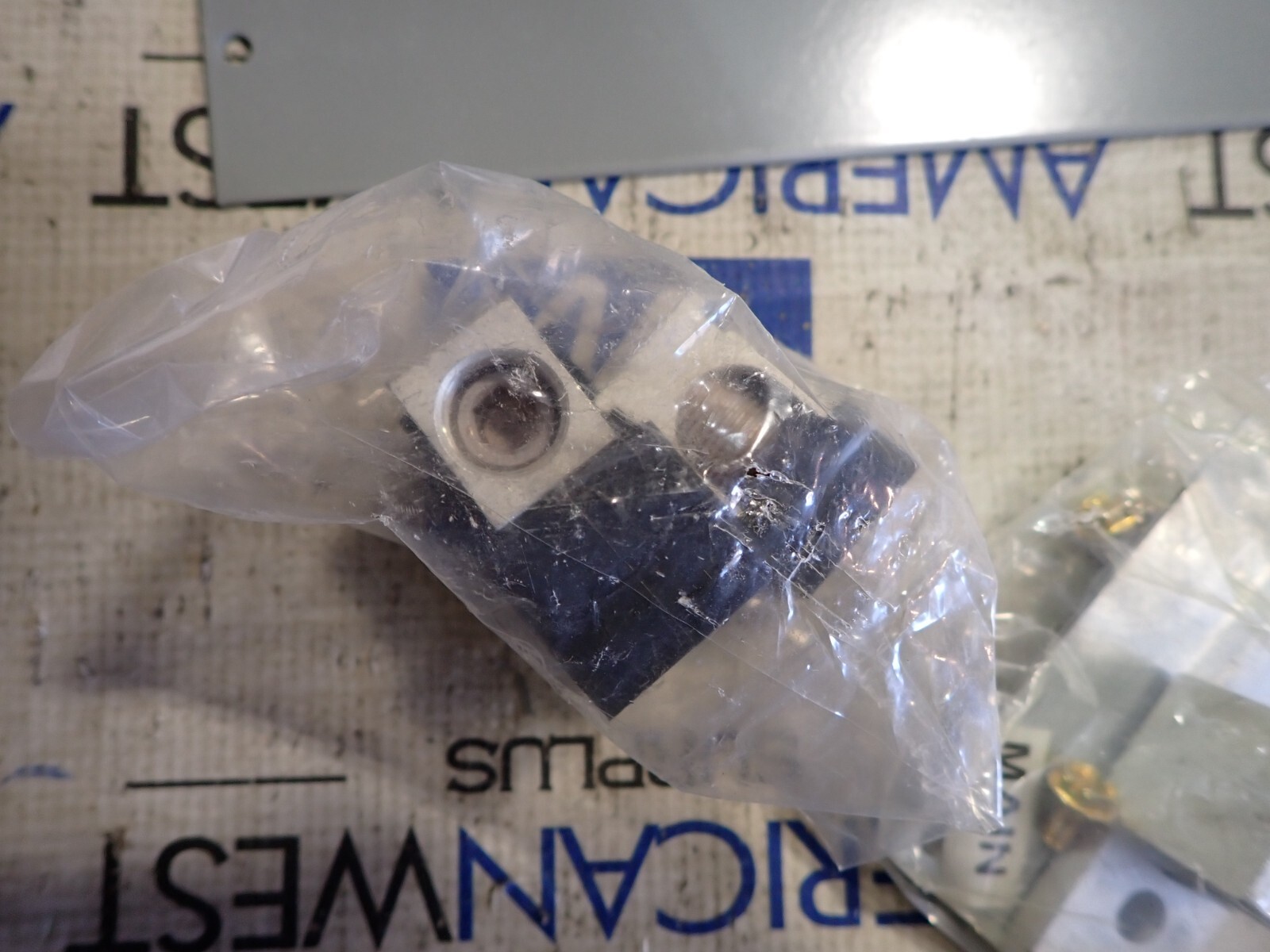 New in box GE MB233WB Sub Feed Kit SF250 225a 3P with SFHA Breaker | eBay