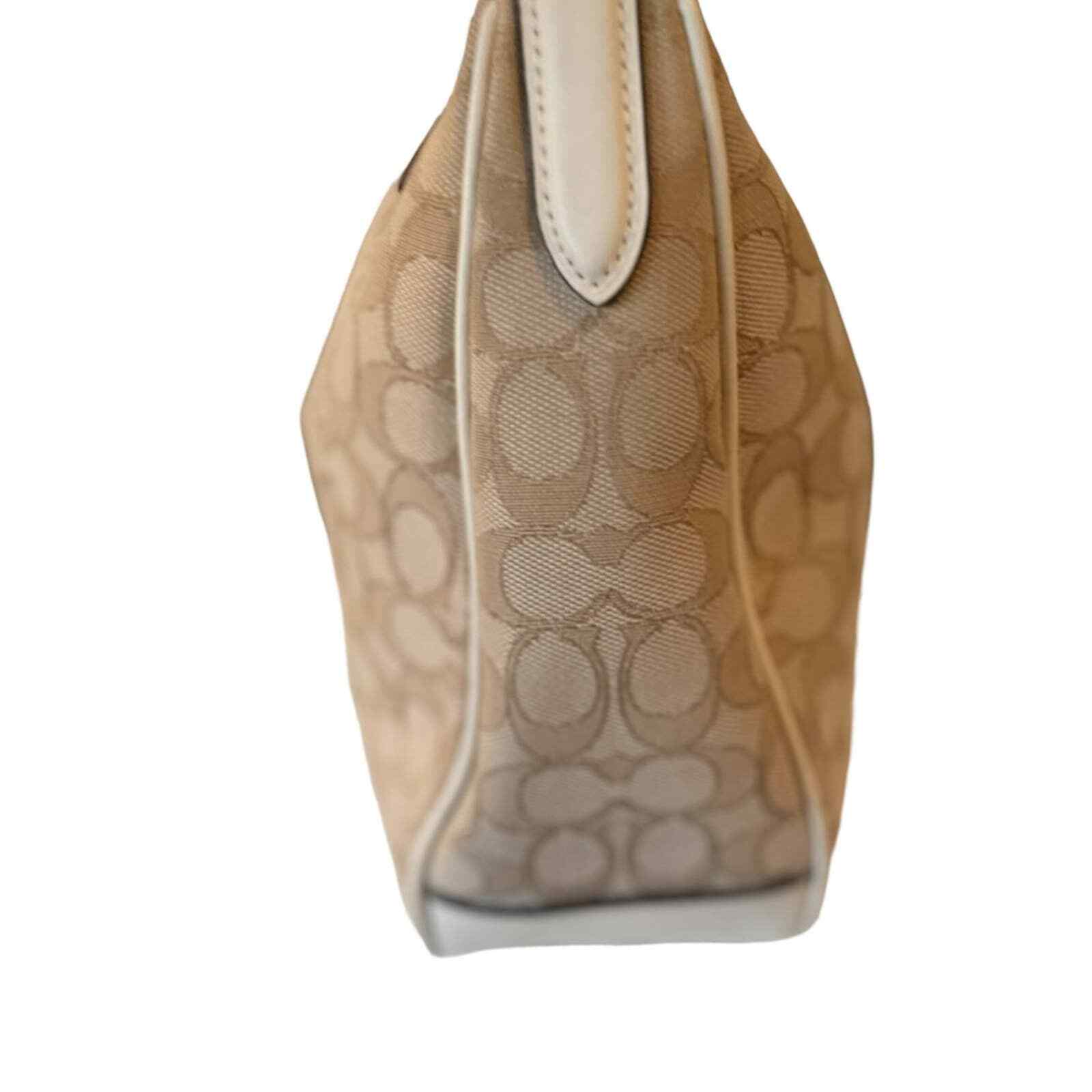 Coach zip Shoulder Hobo Bag in Signature Jacuard - Gem