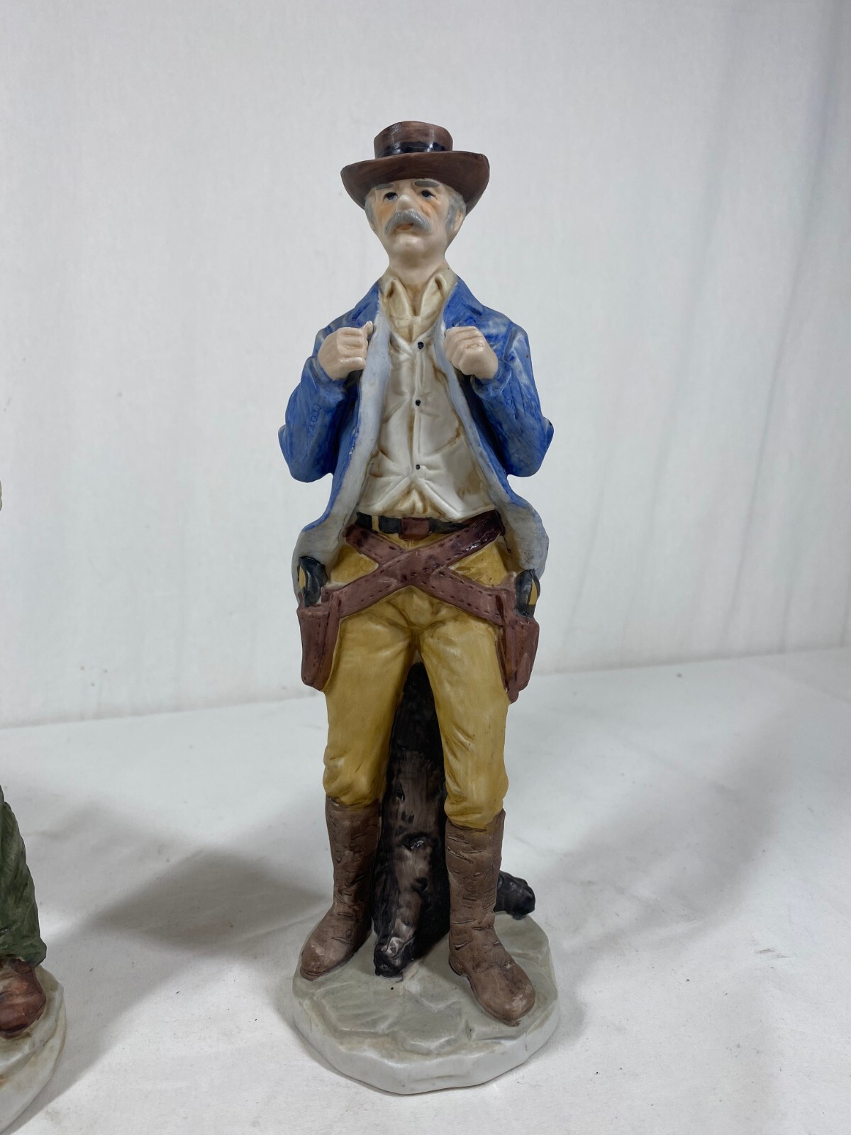 VINTAGE PORCELAIN GUN FIGHTER FIGURINE(S) WILD WEST GUN SLINGER COWBOYS ...