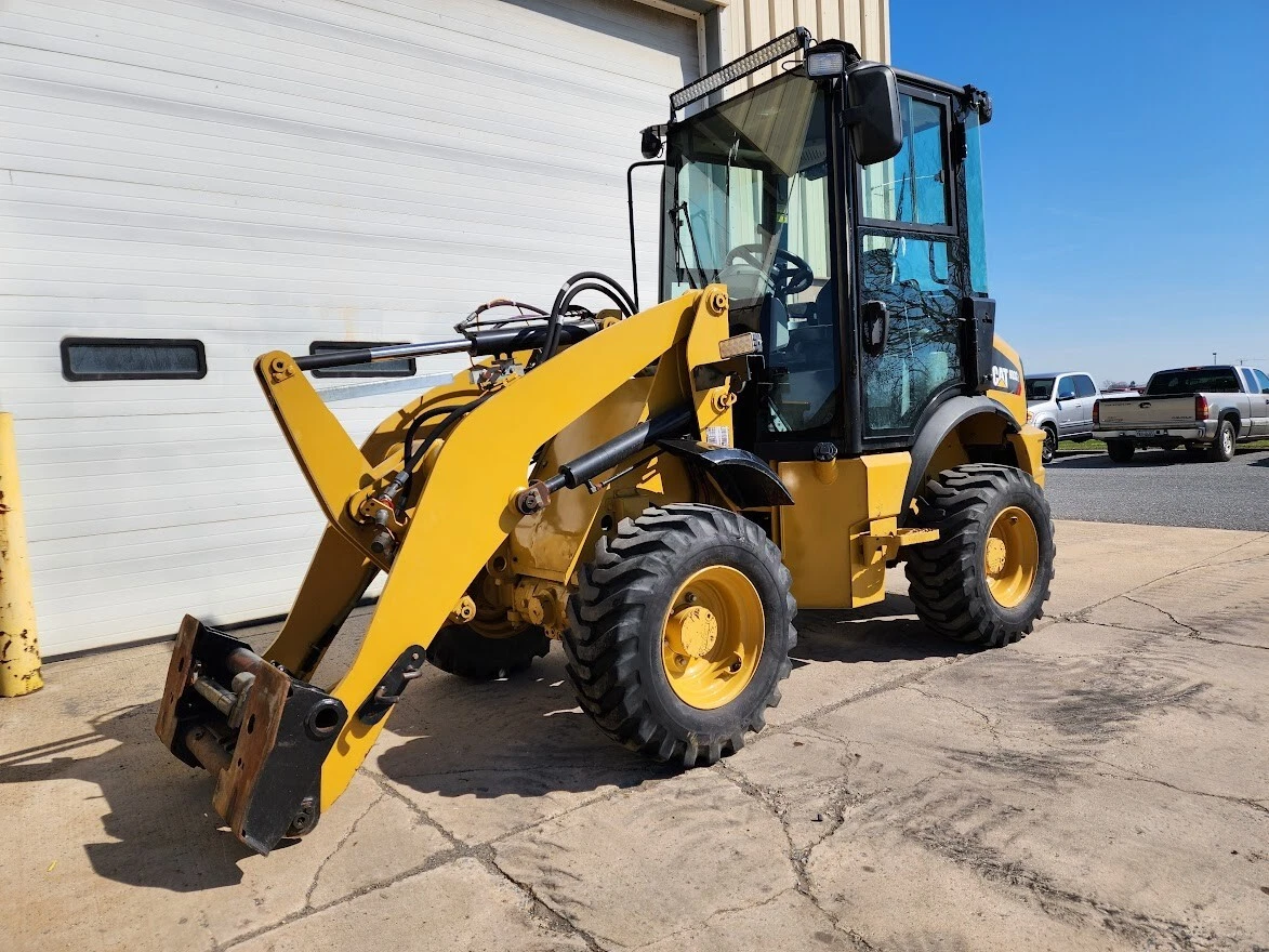 Cat Backhoe Cab