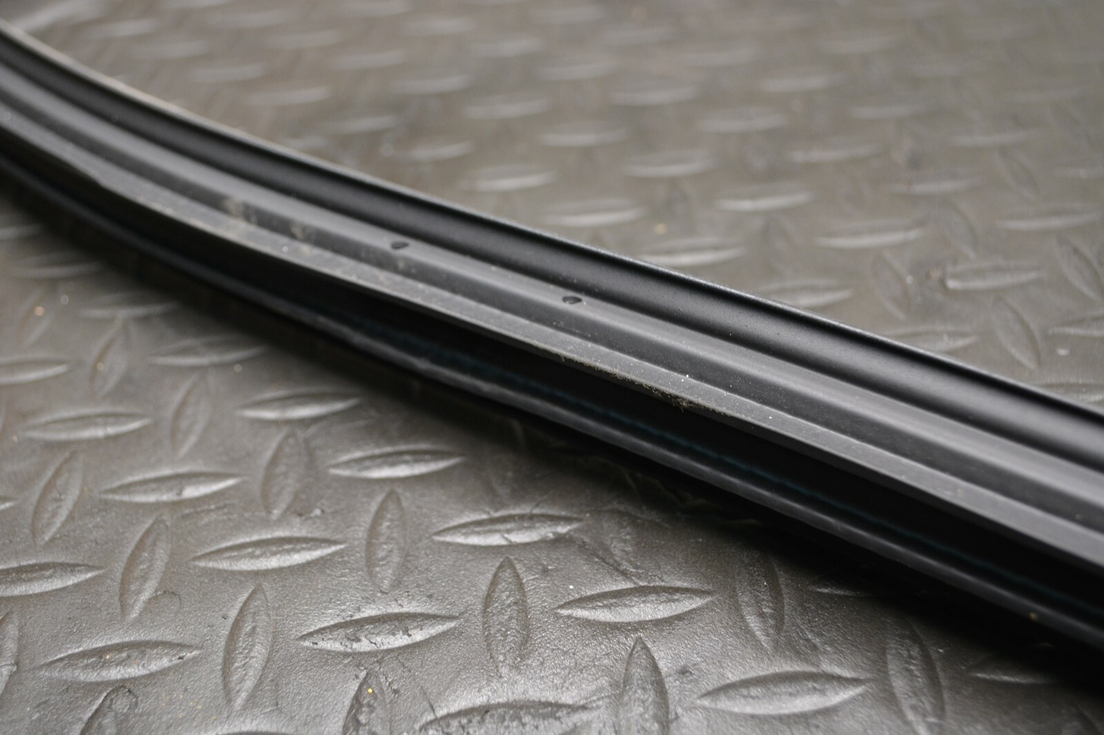 2017 MERCEDES C63S AMG W205 LH DRIVER DOOR SEAL WEATHERSTRIP OEM ...