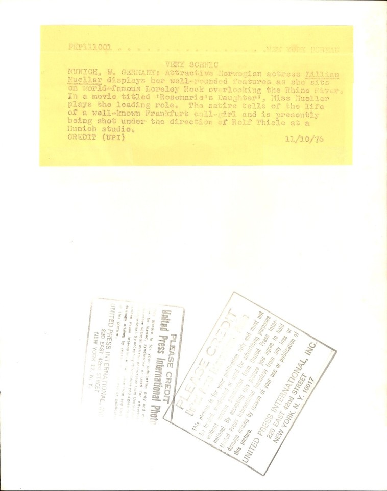 GA272 1976 Original Photo BUSTY CALL GIRL LILLIAN MUELLER NUDE ON ...