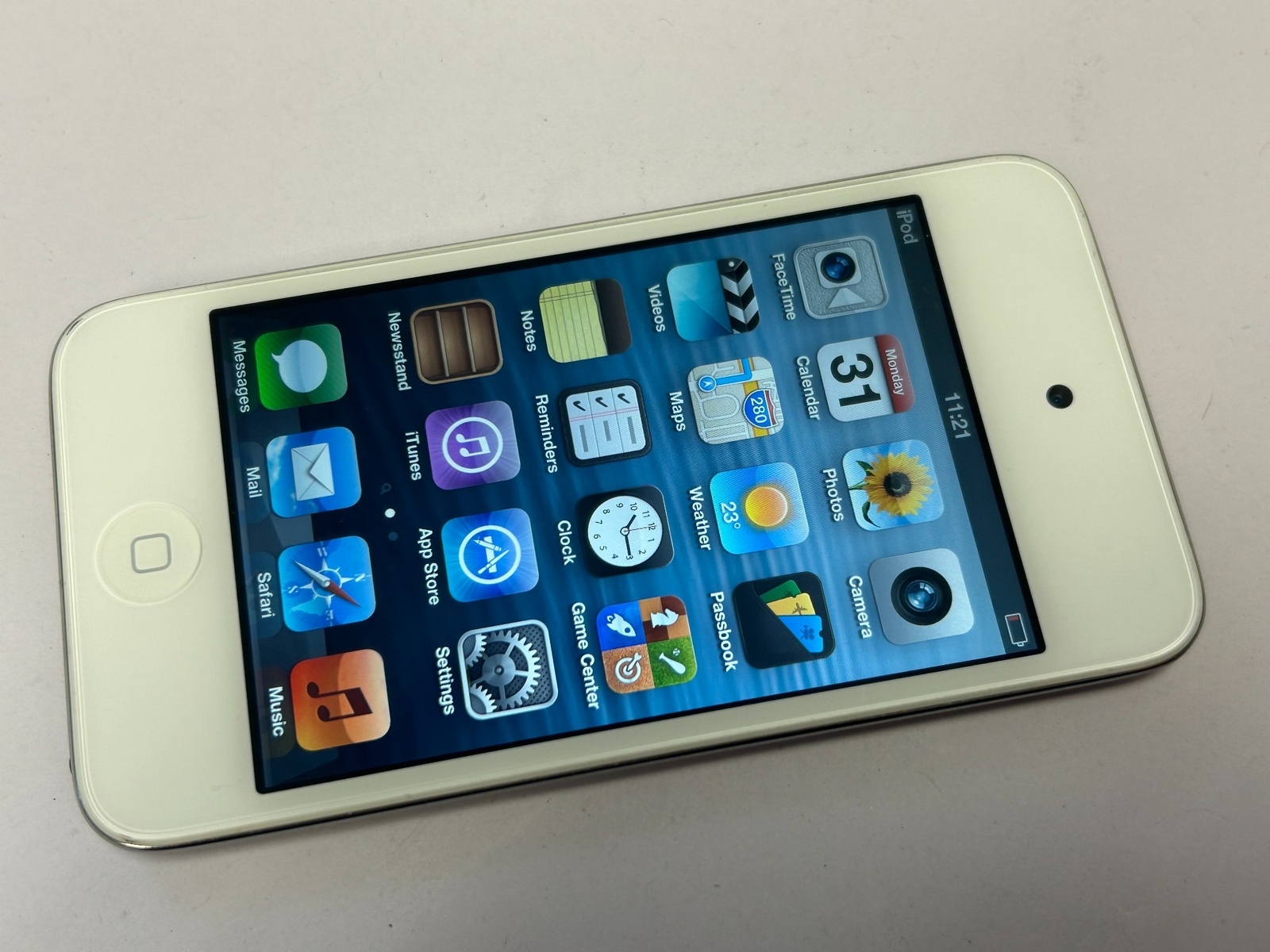 iPod Touch (4th Generation) A1367 8GB - Black/White Fully Working | eBay UK