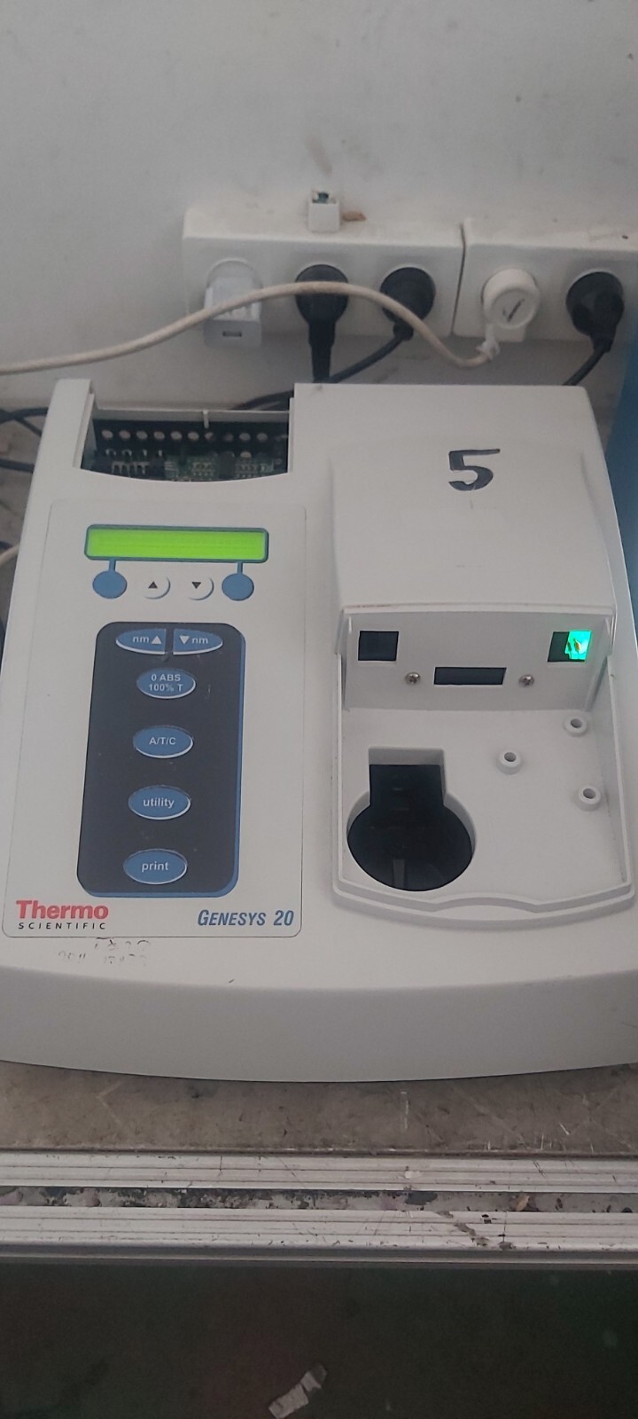Thermo Scientific Genesys 20 Spectrophotometer Make Offers! UPS ...