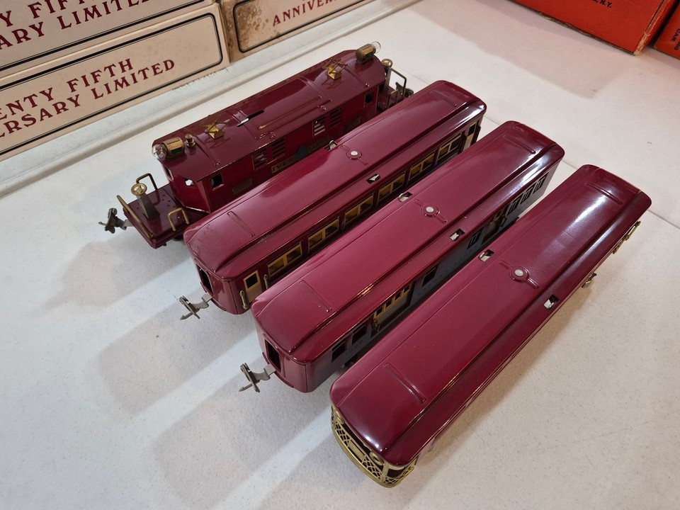 MTH / IVES / WILLIAMS #1694 RED ENGINE AND 3 WRL PASSENGER CARS #1685 ...
