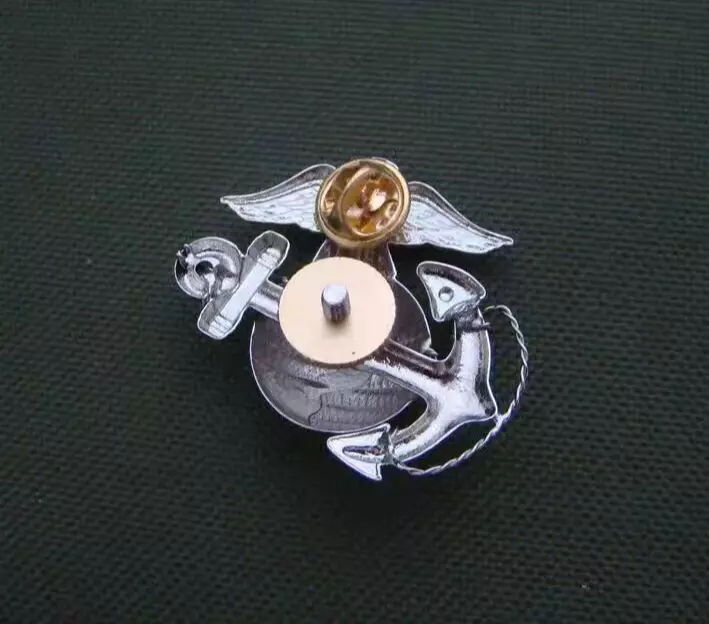 WWII USMC officer EGA barracks metal hat badge gold and silver colour ...