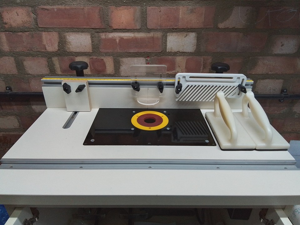 AXMINISTER CABINET ROUTER TABLE WITH FREUD FT2000VCE VARIABLE SPEED ...