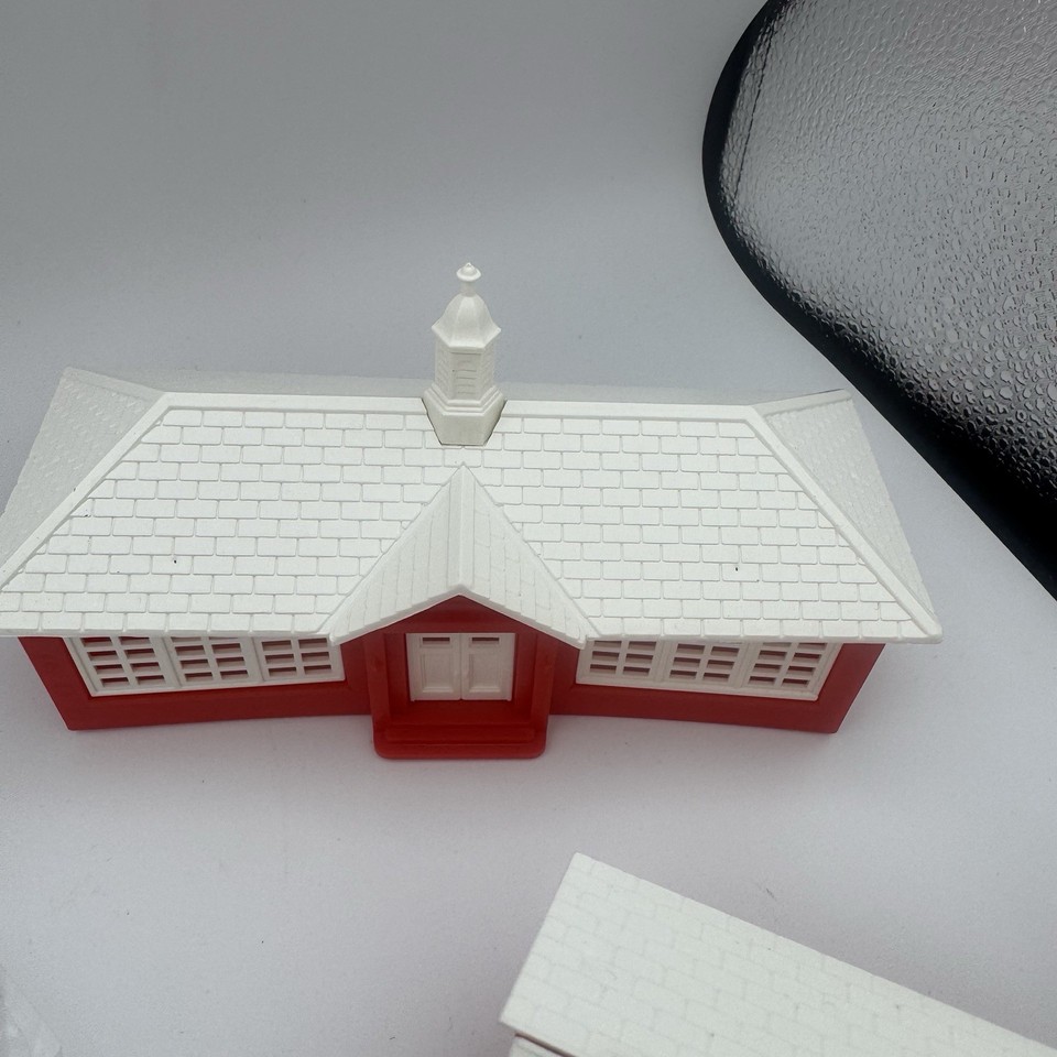 Vintage Bachmann HO Scale Farm Set - People, Animals, Signs & Buildings ...