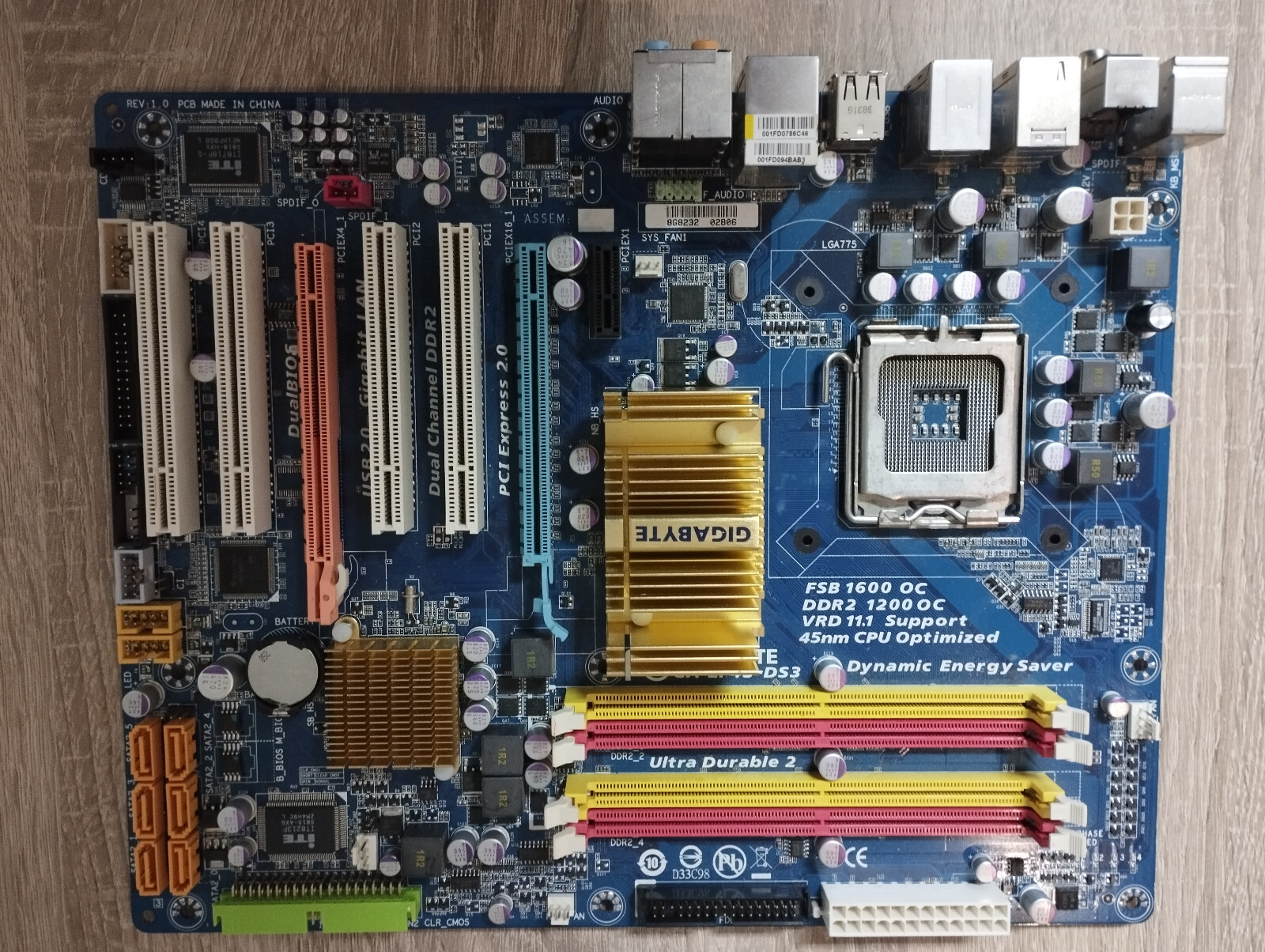 Gigabyte Technology GA-EP43-DS3L, LGA 775/Socket T, Intel Motherboard ...
