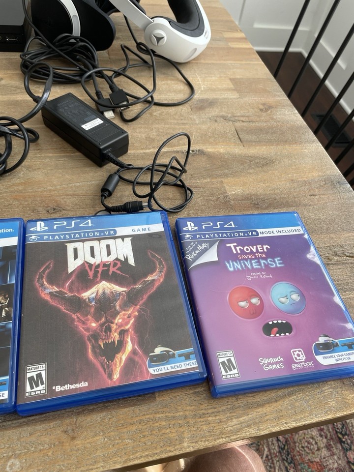 Sony PlayStation VR System Bundle With Games Controllers PS4 VR Headset ...