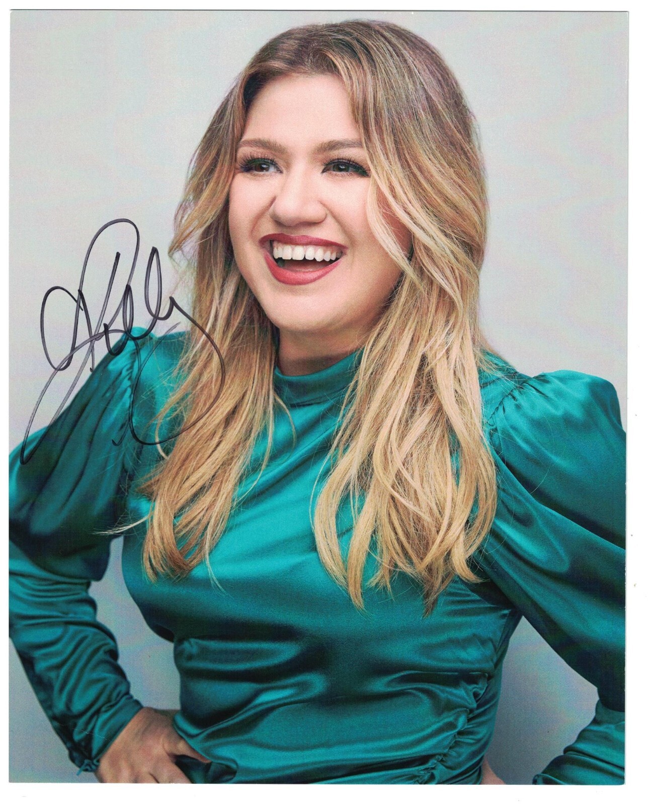 Kelly Clarkson Signed Autographed 8 x 10 Photo Singer TV Personality C ...