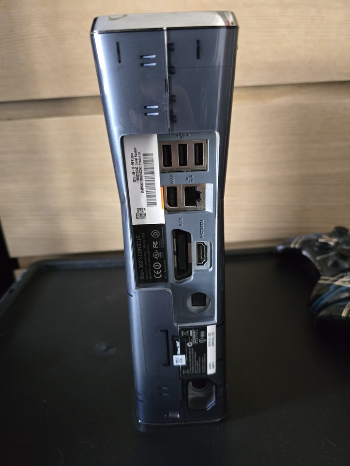 Xbox 360 320GB Console Halo 4 limited Edition, Complete With x2 ...