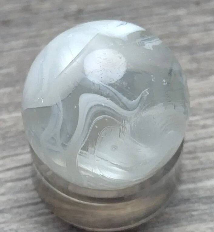 KILLER ONYX White Slag Ribbon Swirl Clear Base Glass Vintage Marbles ...