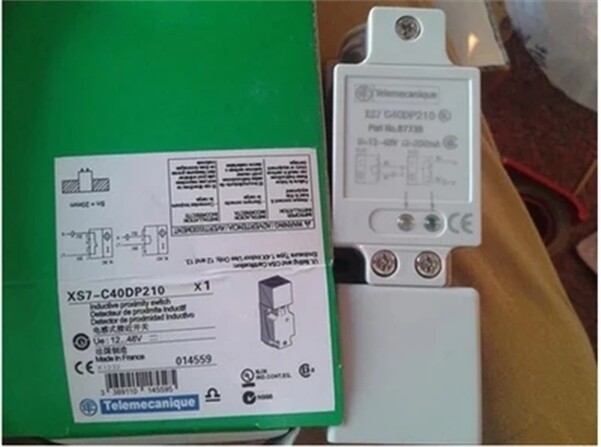 New 1Pcs Telemecanique XS7-C40DP210 XS7C40DP210 Inductive Proximity ...