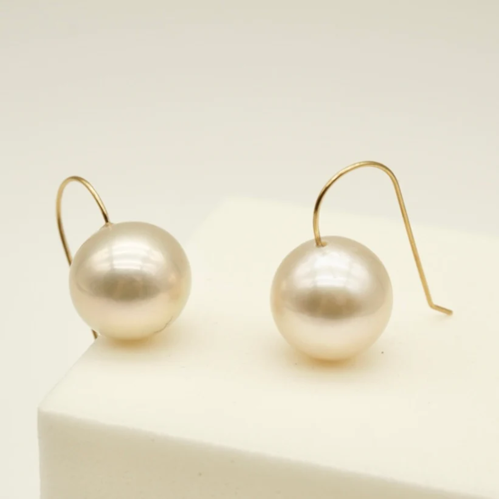 French Chic - 11mm Light Pink Freshwater Pearl Hook Earrings 18k | eBay