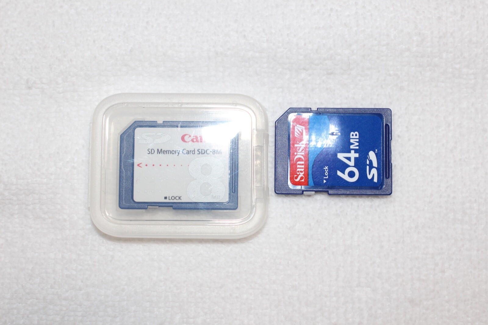 Canon NTSC ZR85 Camcorder Digital Video Camcorder. 400X Digital Zoom ...