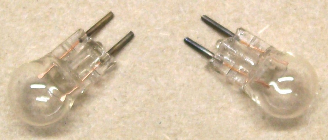 Lionel 12-300 2-Pin Bulbs ~ Lot of 2 ~ BRAND NEW (See listing for ...
