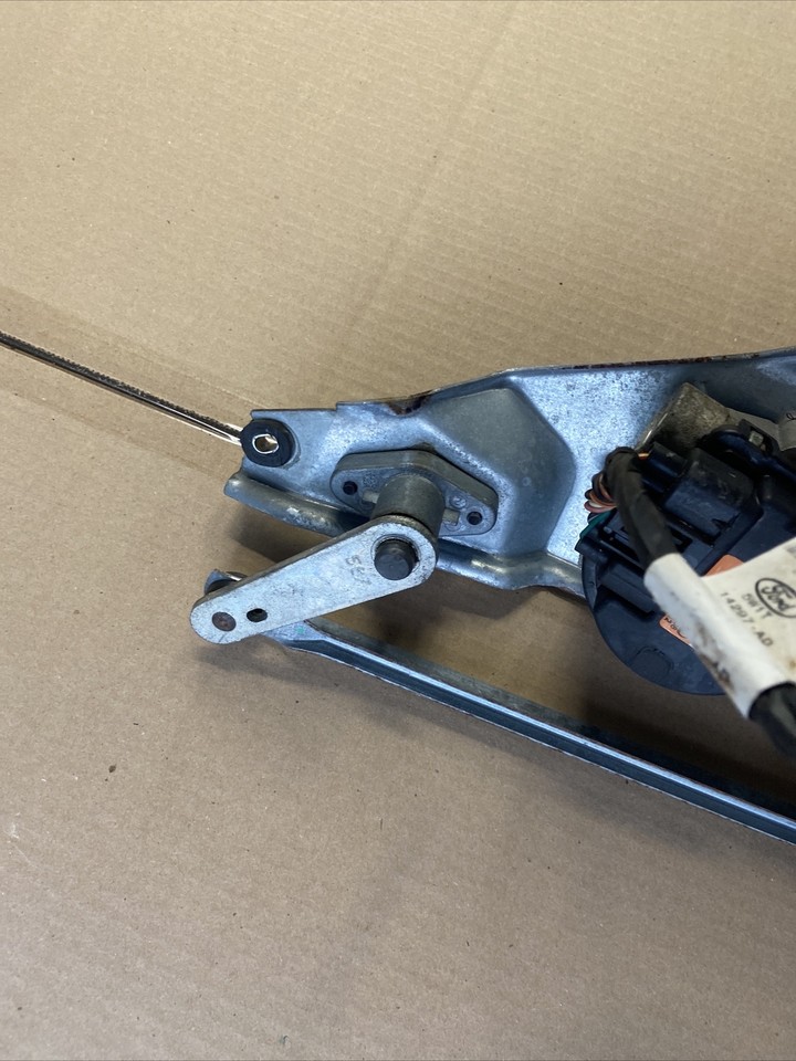 05-11 Town Car Front Windshield Wiper Assembly With Motor OEM | eBay