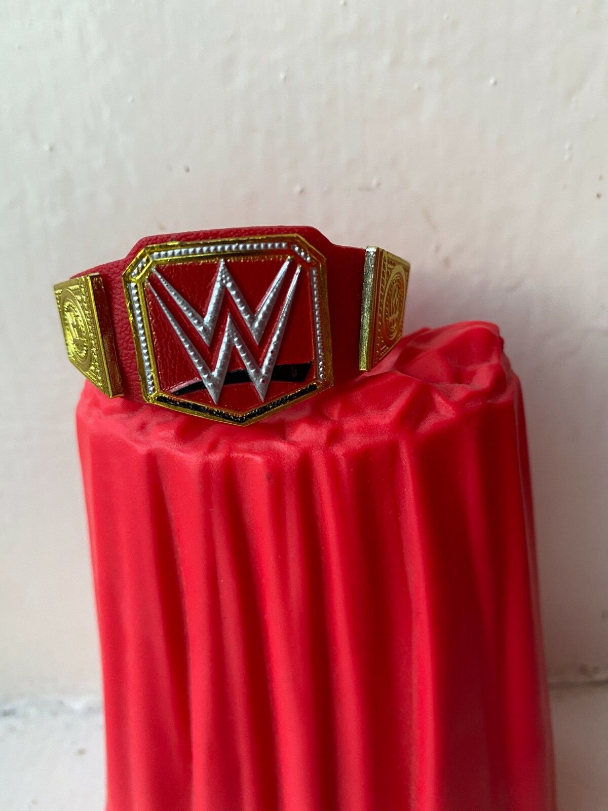 WWE RED UNIVERSAL CHAMPIONSHIP RED TITLE BELT MATTEL FIGURE ACCESSORY ...
