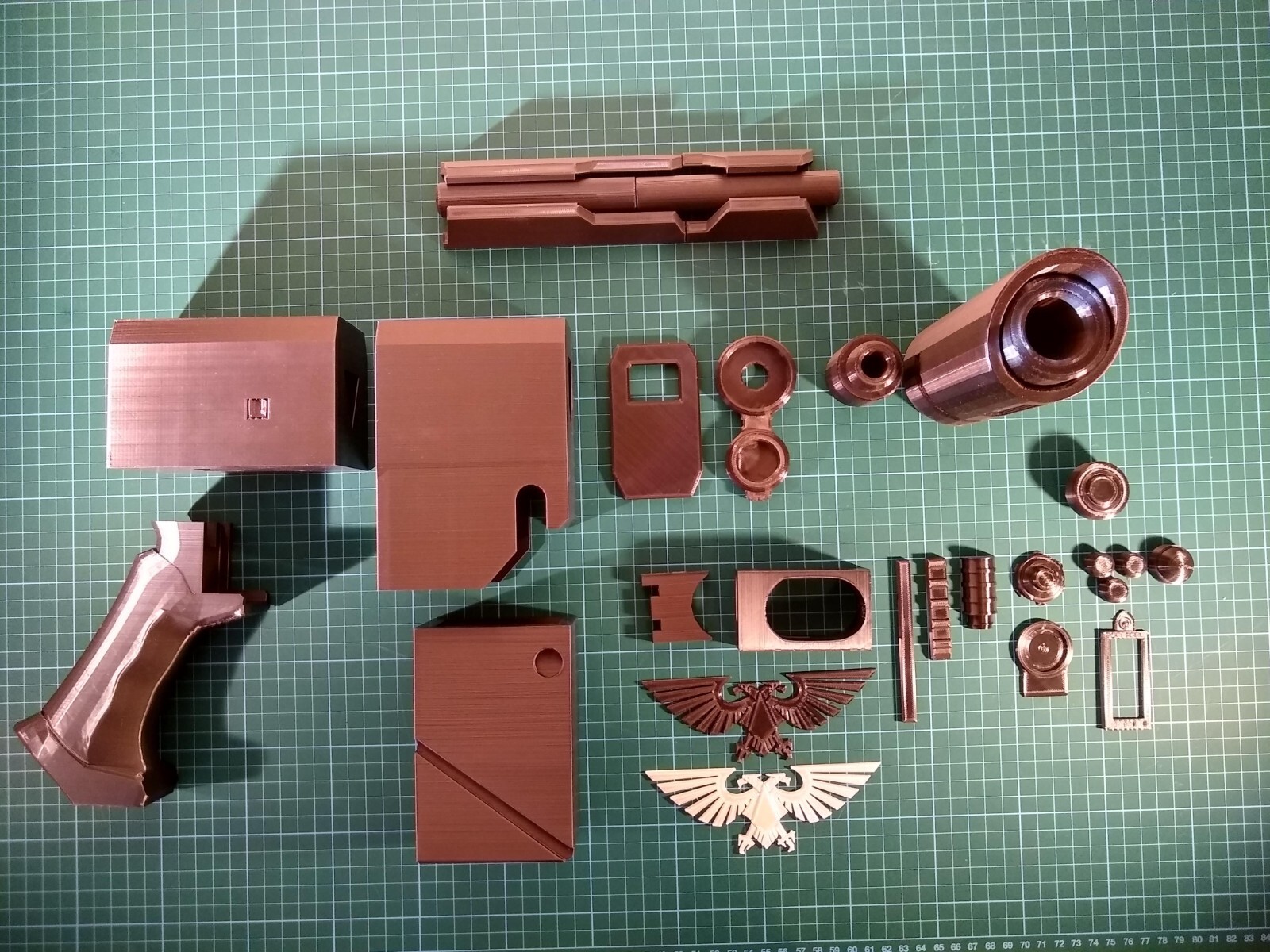 Standard LasPistol - Warhammer 40k Cosplay Display Prop - 3D Printed ...