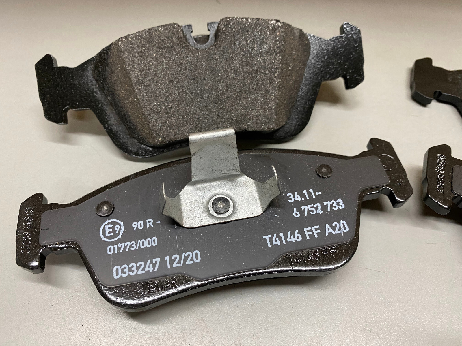 OEM BMW Front Brake Pad Set - 34-11-6-761-244 - Fits BMW 325Ci / 325i ...