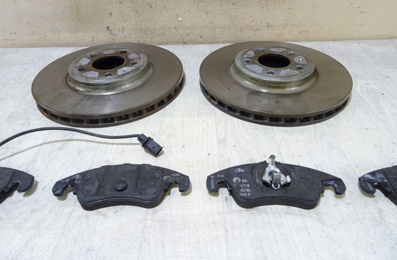 ATE Bremsscheiben Belüftet + Beläge vorne Audi Q5 8R 90R-02C0115/0252 ...