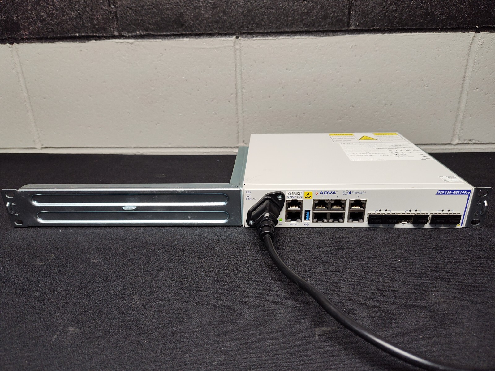 ADVA FSP 150-GE114Pro ネットワーク キャリア イーサネット スイッチ ラックマウント ブラケット付き- – 虹科智能自动化