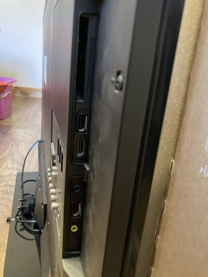 Toshiba 40 Inch Television with Remote Control | eBay UK