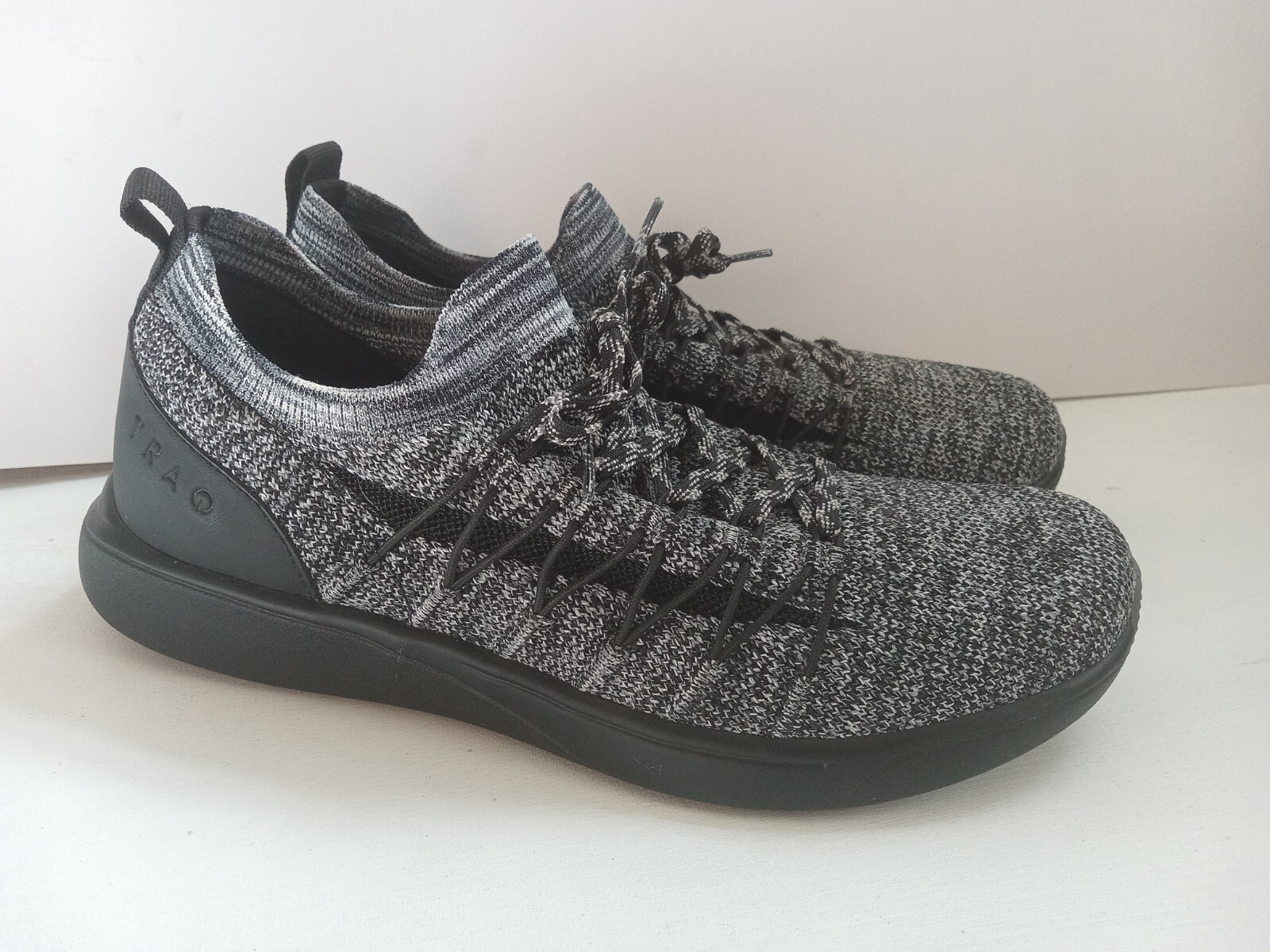 Traq By Alegria Women's Sz 38 8/8.5 Sync Black Sneakers Smart Walking ...