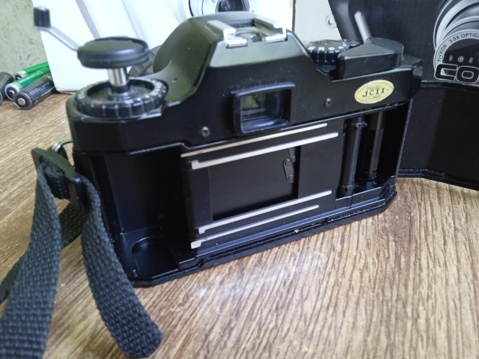 Vivitar V2000 35mm SLR Film Camera with 35 - 70mm Lens Tested E | eBay