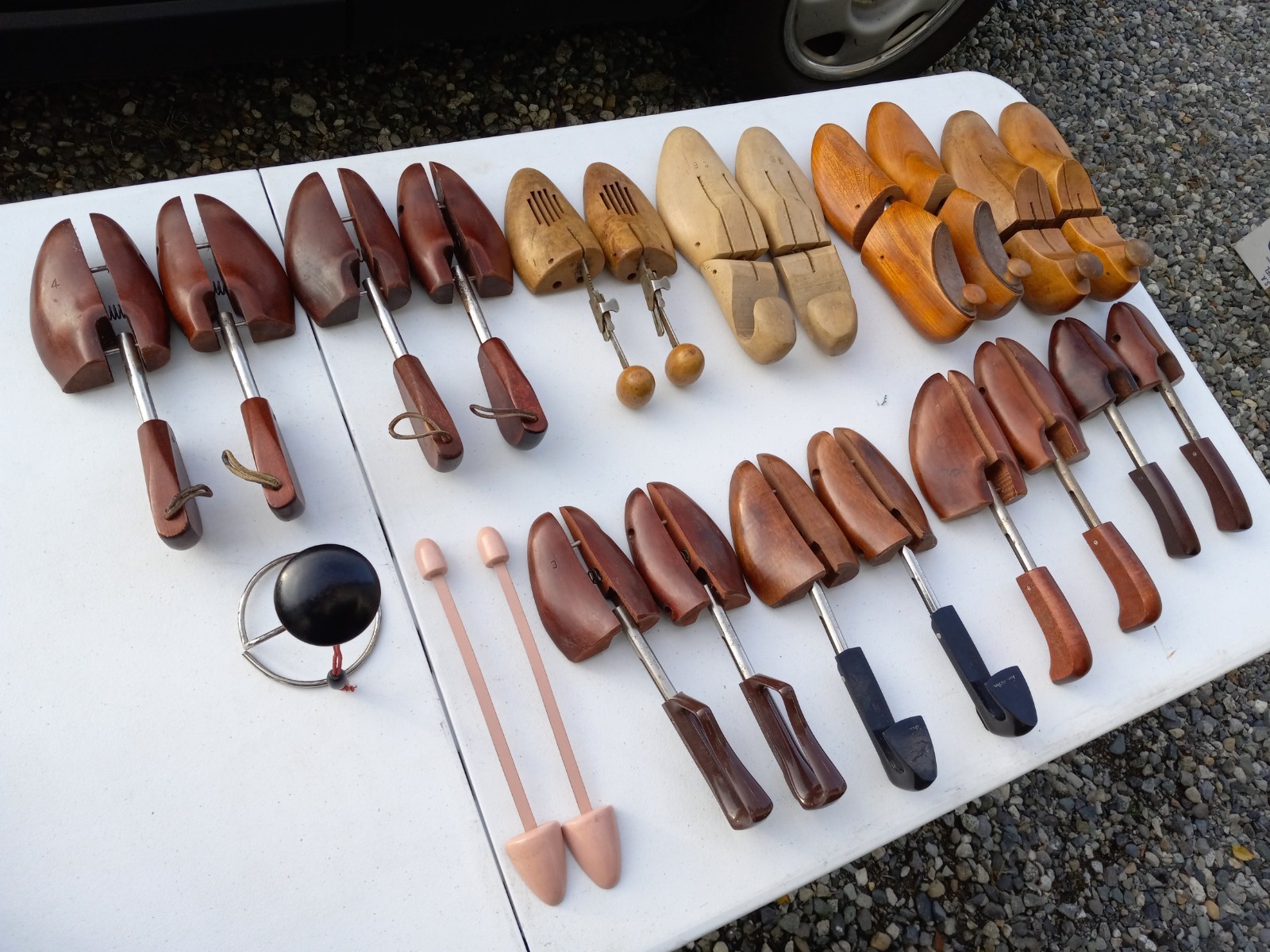 Lot of 12 Vintage Wooden Shoe Stretchers, Shoe Trees, 1 Pair Women's ...