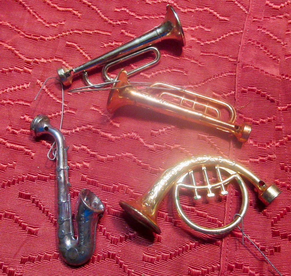 Vtg Plastic TRUMPET BUGLES & FRENCH HORNS Christmas Toy WHISTLE ...