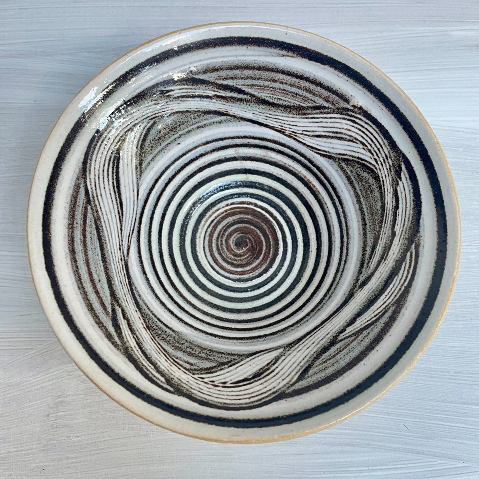 Contemporary Studio Pottery Incised 14cm Bowl Dish Impressed I C signed ...