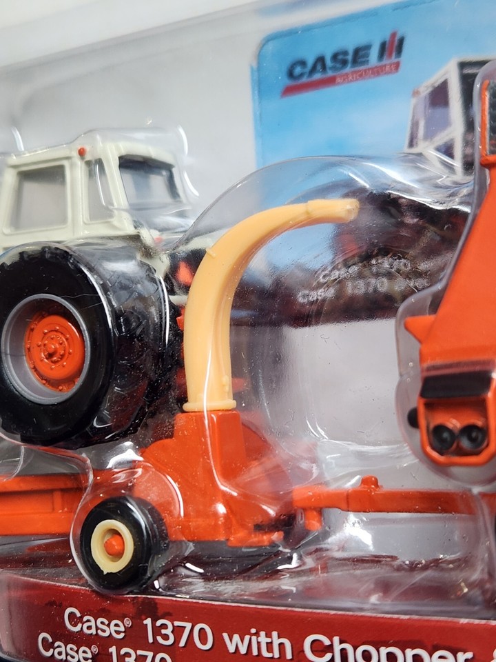 Case 1370 Tractor With Chopper & Silage / Forage Wagon By Ertl 1/64 ...