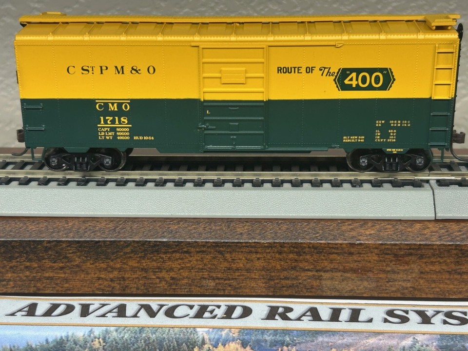 CHICAGO St PAUL MPLS & OMAHA - CNW ROUTE of 400 - 40ft BOX CAR HO Scale ...