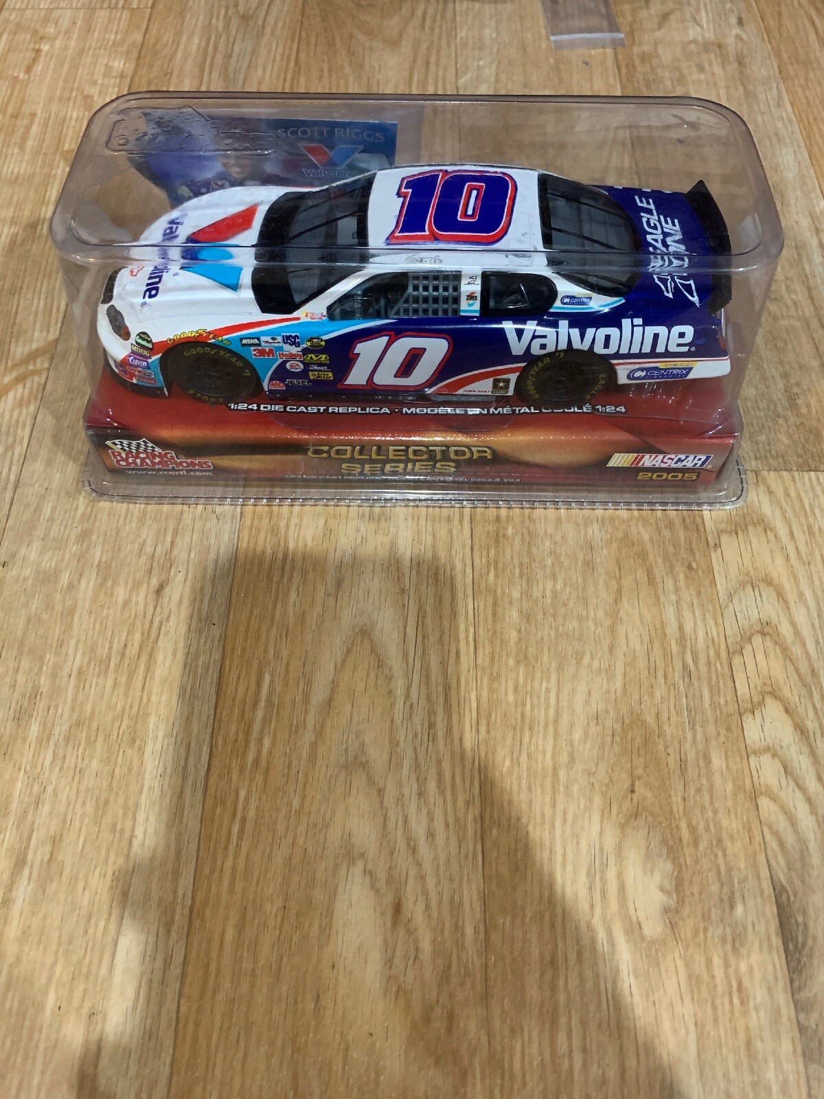 E3) 2005 Racing Champions 1:24 SCOTT RIGGS #10 Valvoline Chevrolet ...