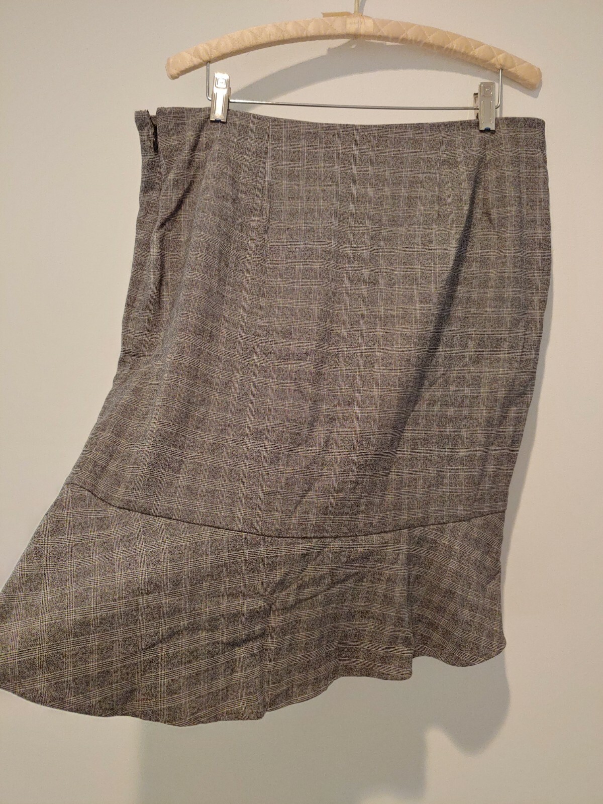NWT Roz & Ali Pencil Plaid Ruffle Detail Skirt Women's 10 | eBay