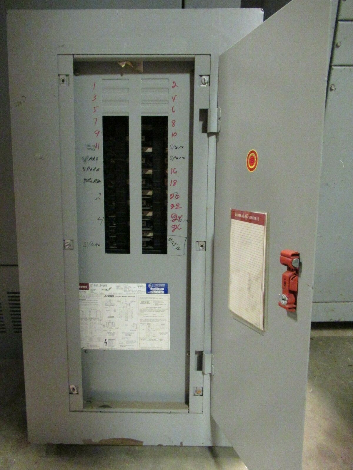 GE AQF1301MB Panelboard 125A Main Lug Only 120/240 Volt 1PH 3W 30 Ckt ...