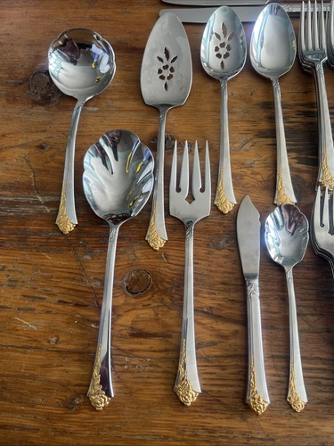 Oneida Heirloom Stainless 92 pc Set Golden Damask Rose Service For 12 ...