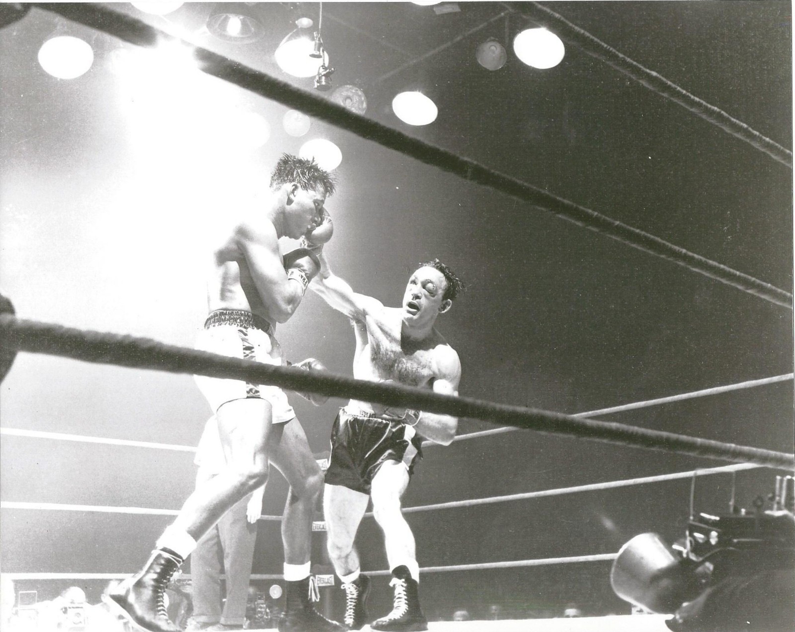 SUGAR RAY ROBINSON vs CARMEN BASILIO 8X10 PHOTO BOXING PICTURE | eBay
