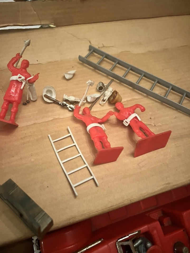 Vintage c1960's “The Chief" Fire engine set nearly complete in Orig box ...