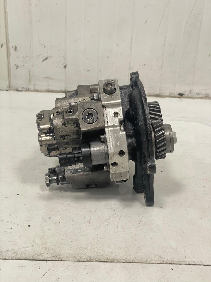 4M50 MITSUBISHI CP3 Bosch Fuel Pump 0 445 020 027 0445020027 ME193334 ...