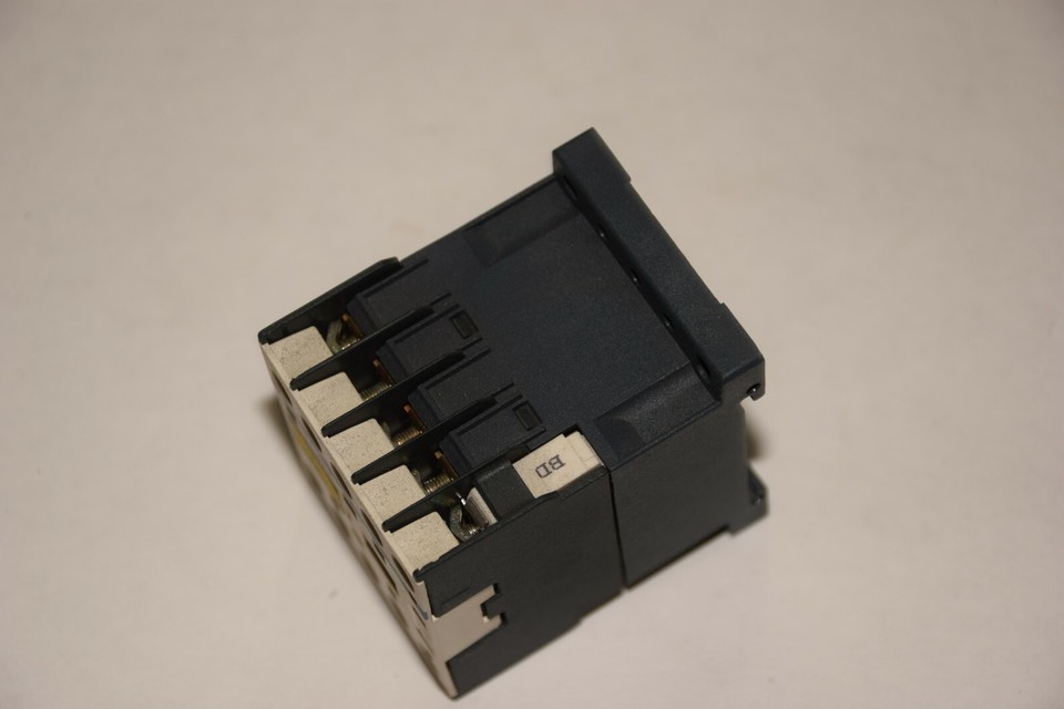 SQUARE D / TELEMECANIQUE CA3KN40BD3 10A 690V 8kV CONTACTOR | eBay