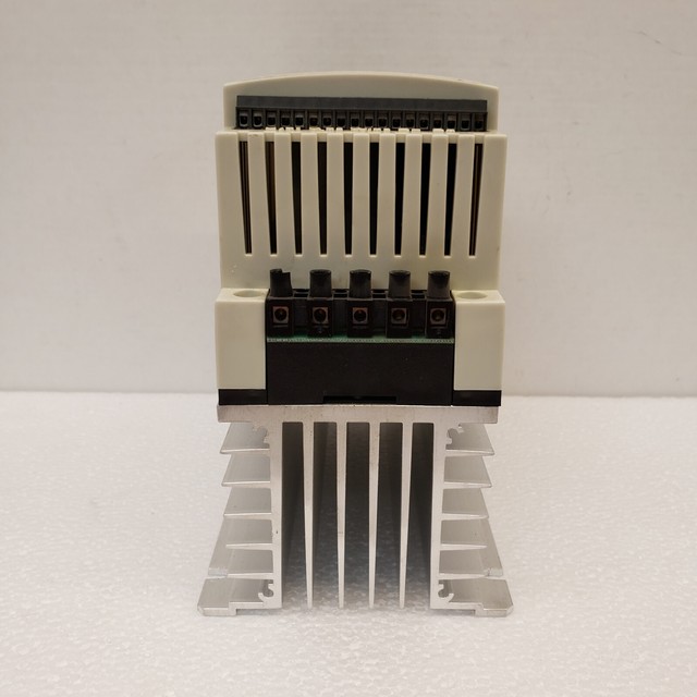 Lenze Americas SF420 SCF Series Drive 2HP 480V (IP20) Standard Inverter ...