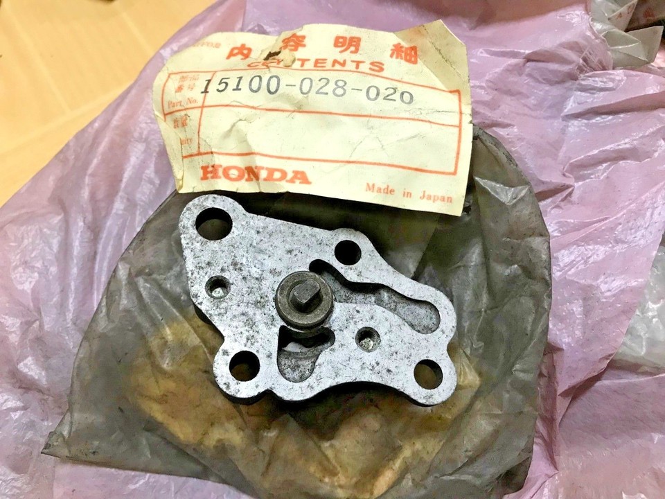 Honda C90Z CD90 CL90 CL90Z CS90 S90 S90Z SL90 Oil Pump NOS Genuine ...