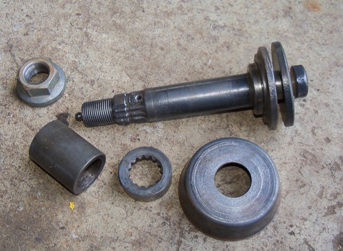 John Deere 60" Mower Deck Spindle Shaft M134382, Nut, Spacer, Blade ...