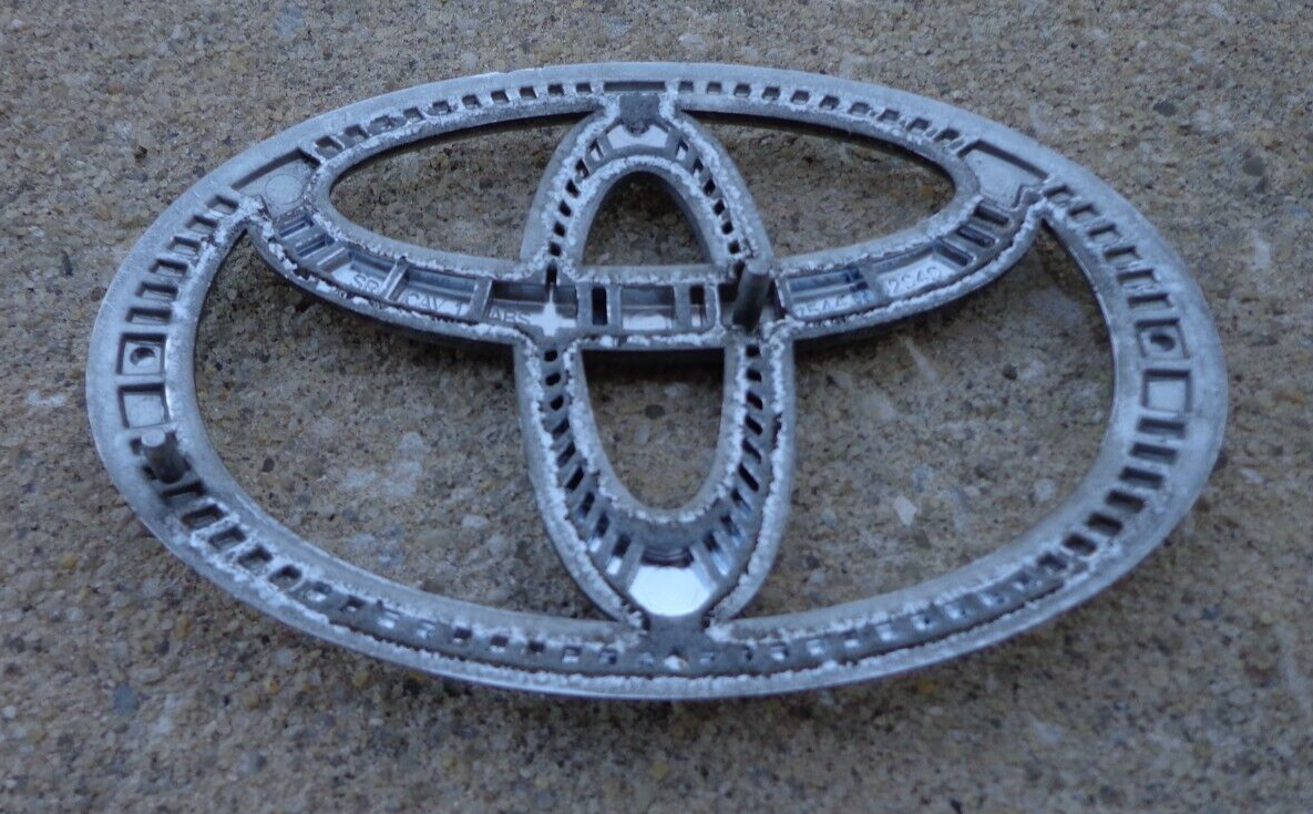 Toyota Matrix 4.25" trunk emblem badge decal logo rear OEM Factory ...