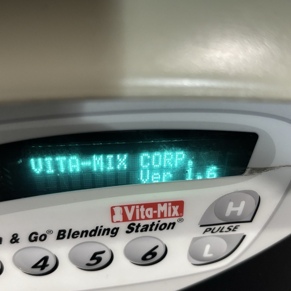 Vitamix VM0115E Touch & Go Blending Station Commercial Blender Tested ...
